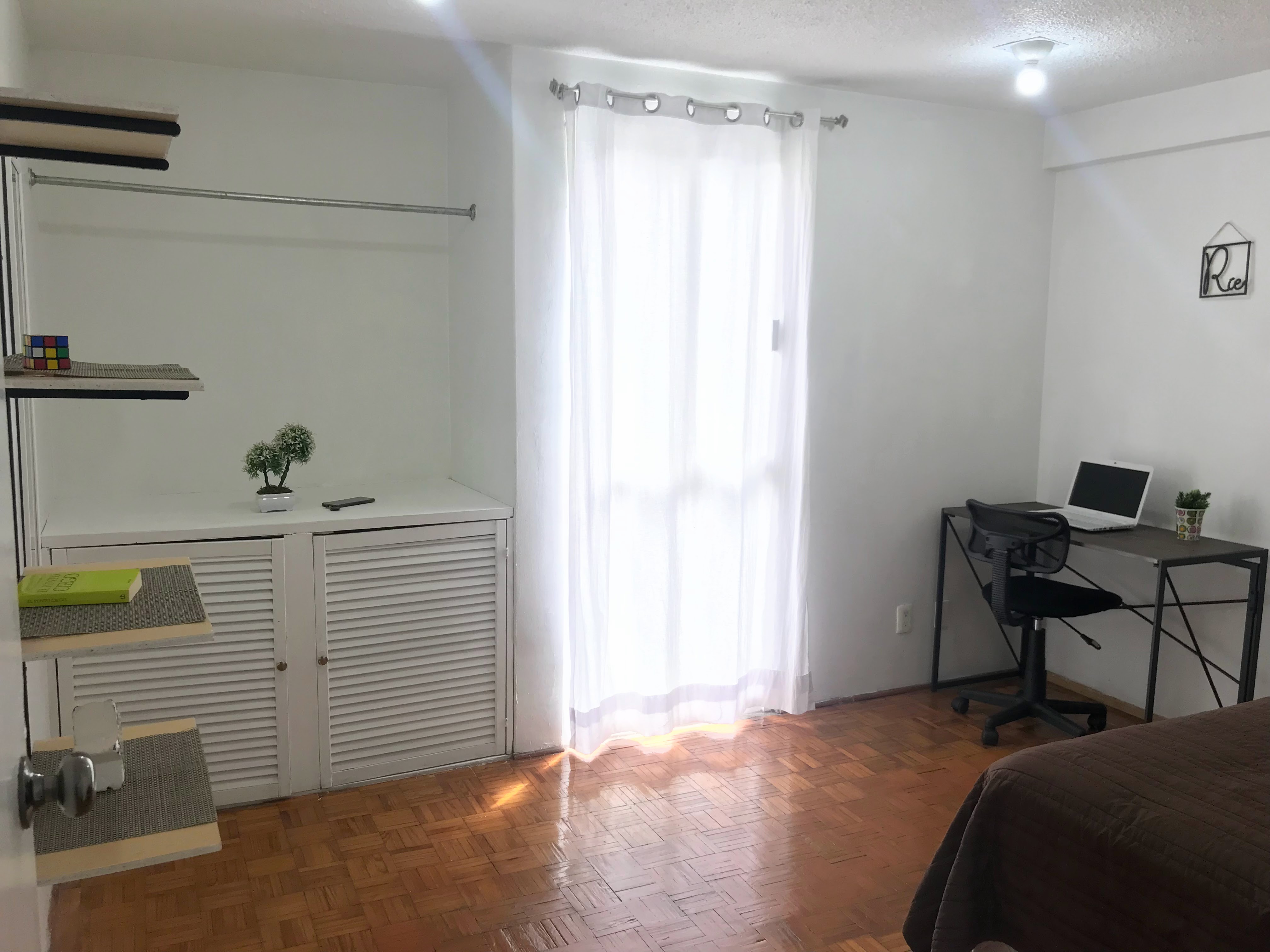 Habitación Apolo 1 – Roomie México