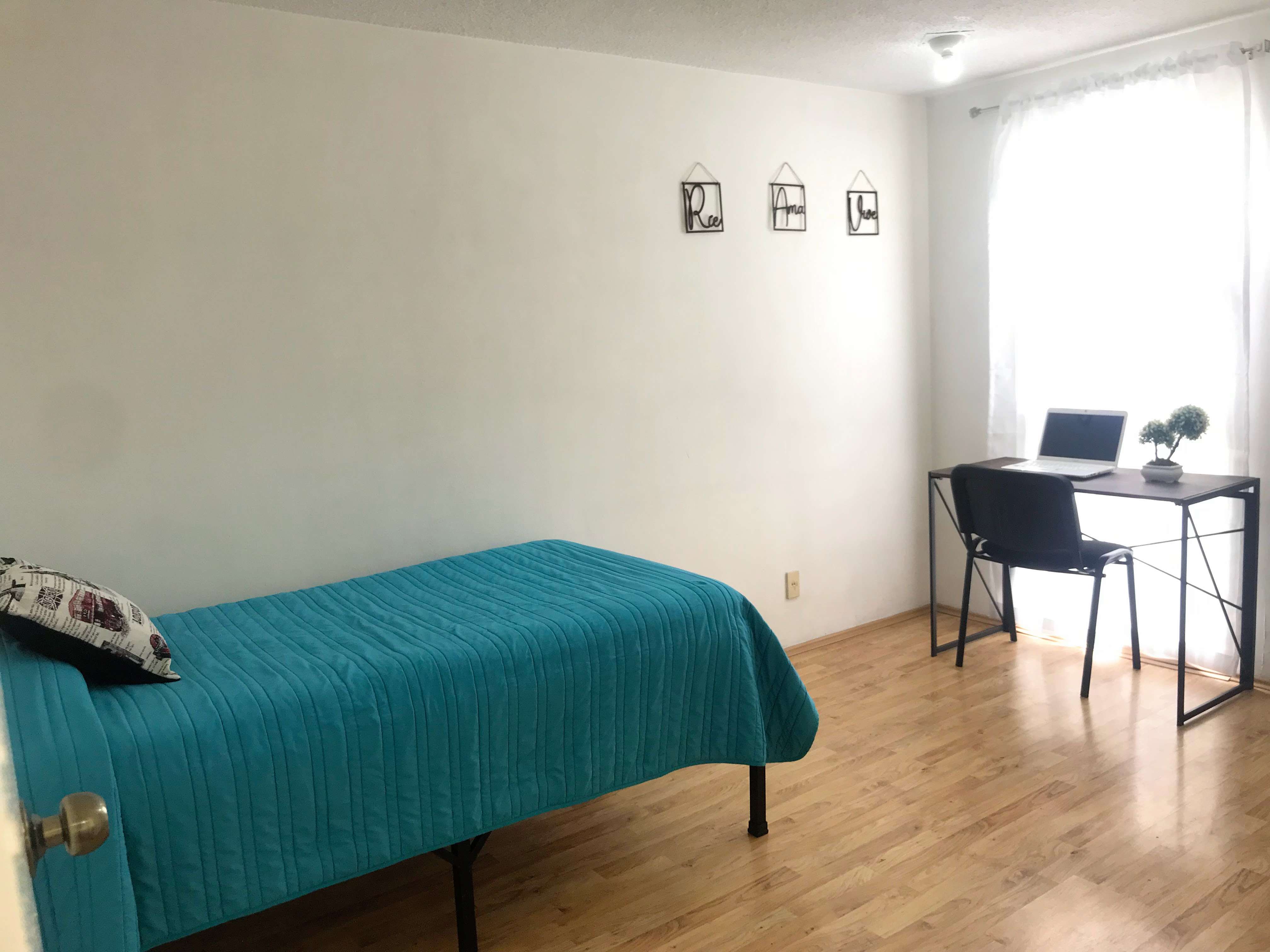 Habitación Apolo 2 – Roomie México